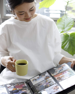 忙しくてもずっと続く。かぞくのとっておきアルバム（L版写真） – OURHOME